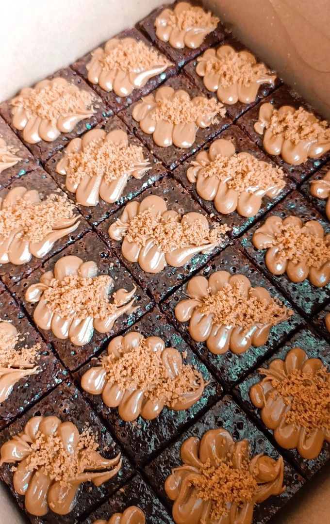 Halal Fudgy Brownies, Food & Drinks, Homemade Bakes on Carousell