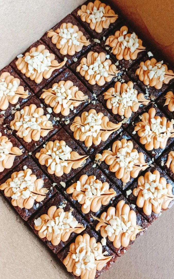 Halal Fudgy Brownies, Food & Drinks, Homemade Bakes on Carousell