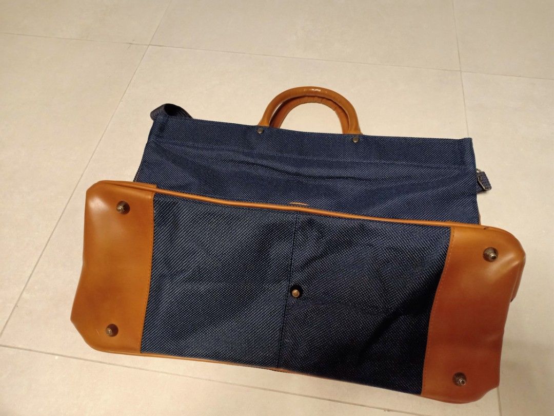 Hand Curry Luggage Bag, Luxury, Bags & Wallets on Carousell