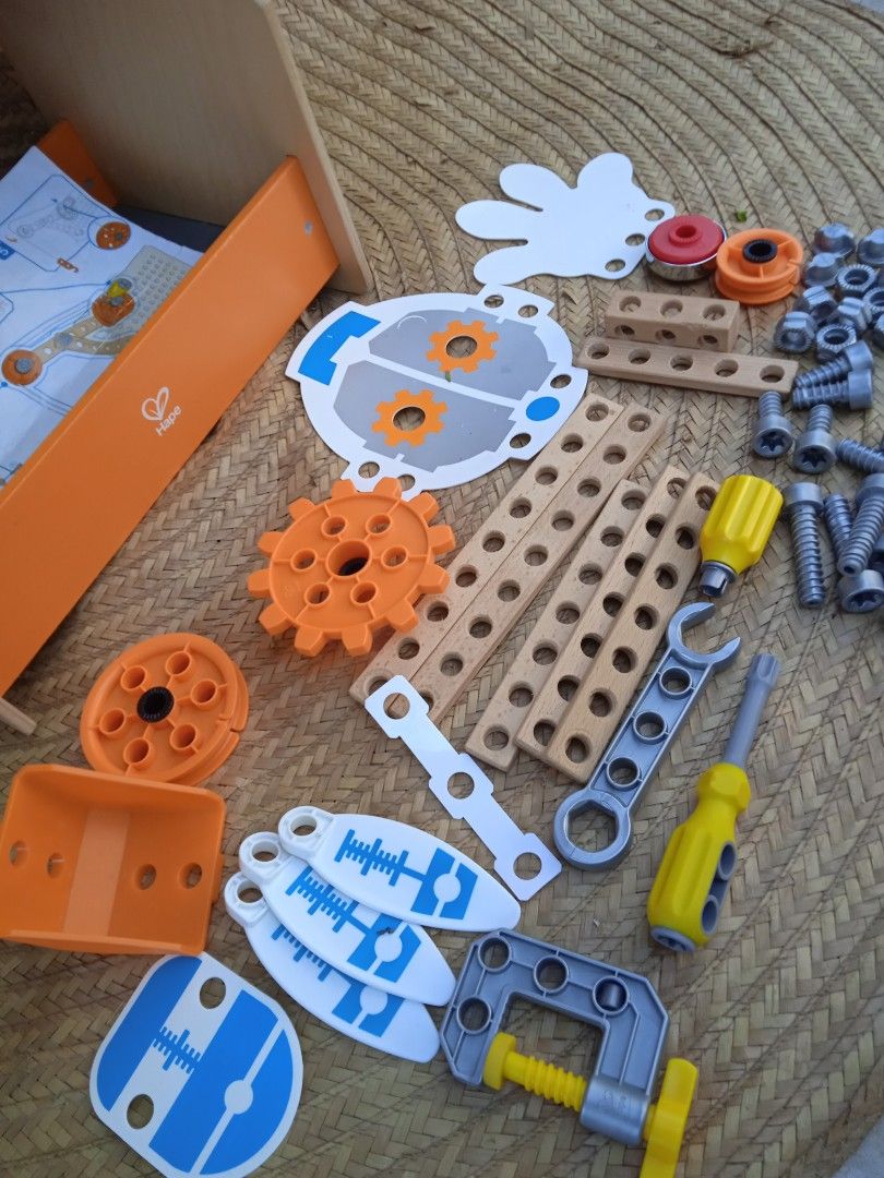 HAPE Scientific Discovery Workbench, Hobbies & Toys, Toys & Games on ...