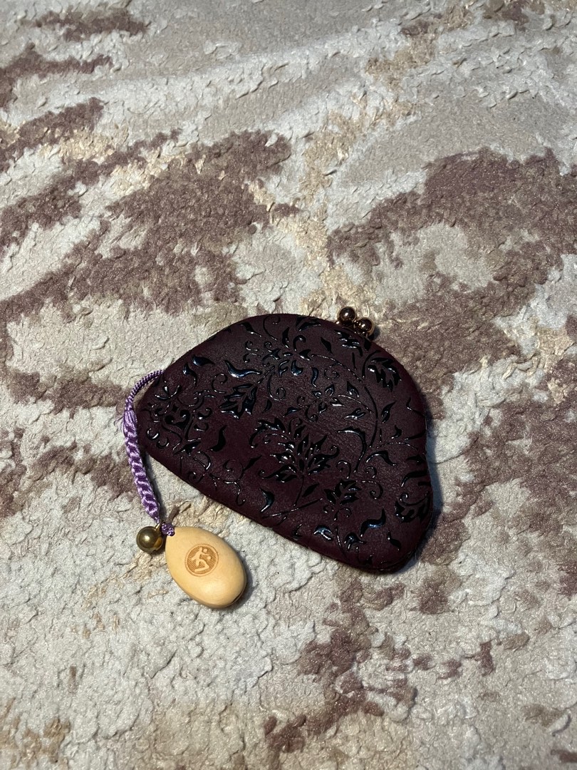 Inden-ya Kisslock Deer Skin Lacquered Purse, Women's Fashion, Bags ...