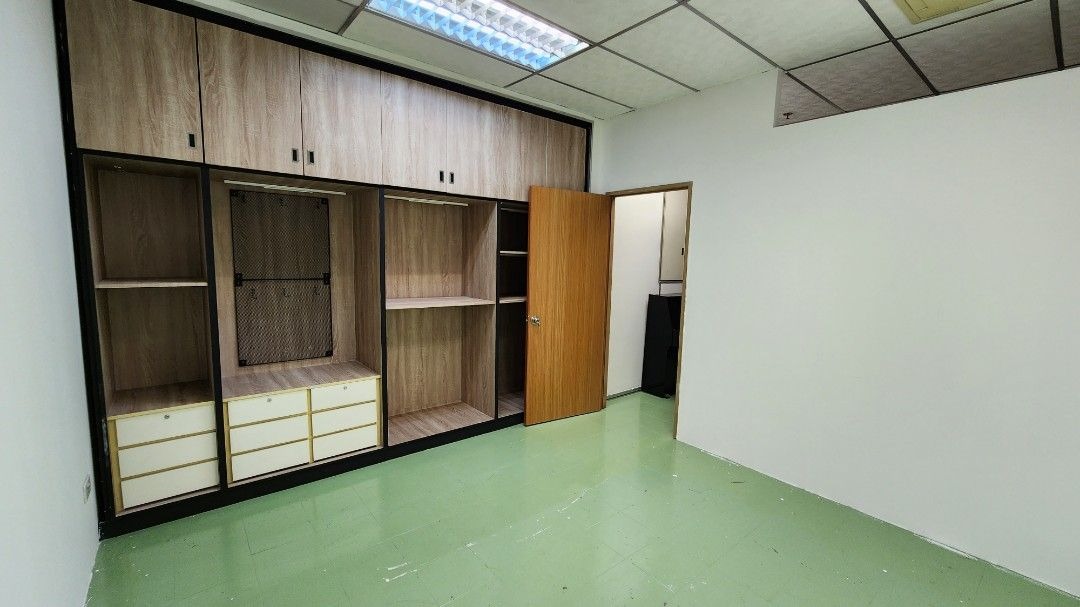 Room Space for Rent Office and Storage Industrial Reception Area ...