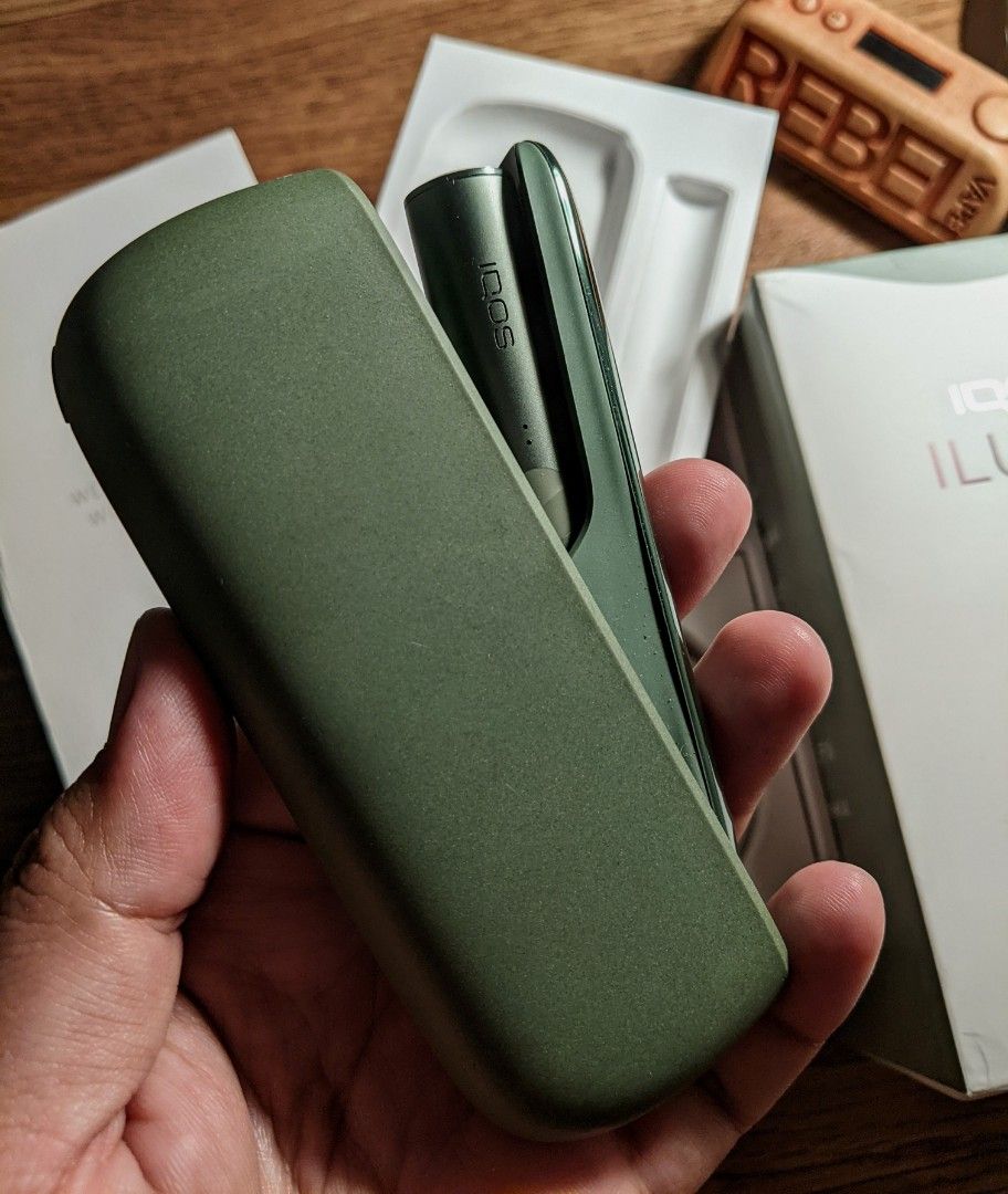 Iqos Iluma Mid Kit - Moss Green, Elektronik, Lainnya di Carousell