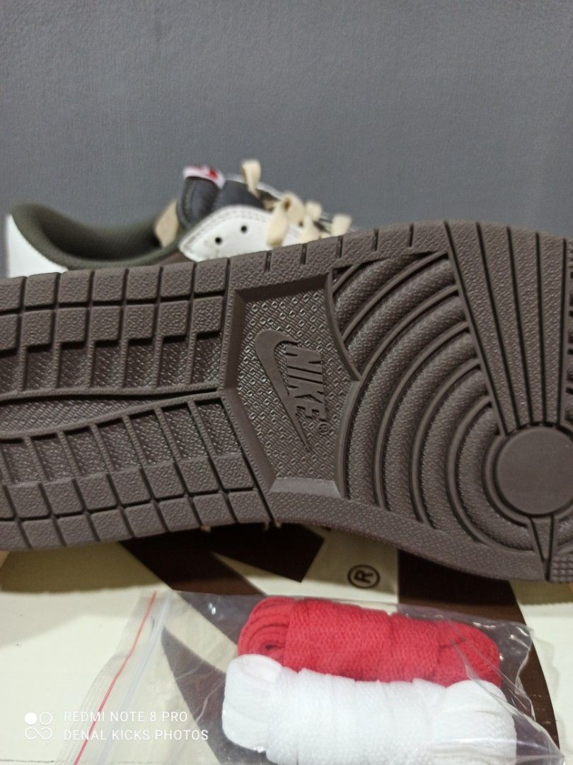 J1 Low Travis Scott, Men's Fashion, Footwear, Sneakers on Carousell