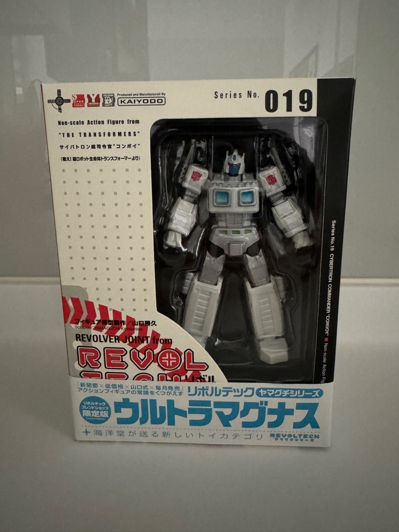 Kaiyodo Revoltech Transformers Ultra Magnus, Hobbies & Toys, Toys ...