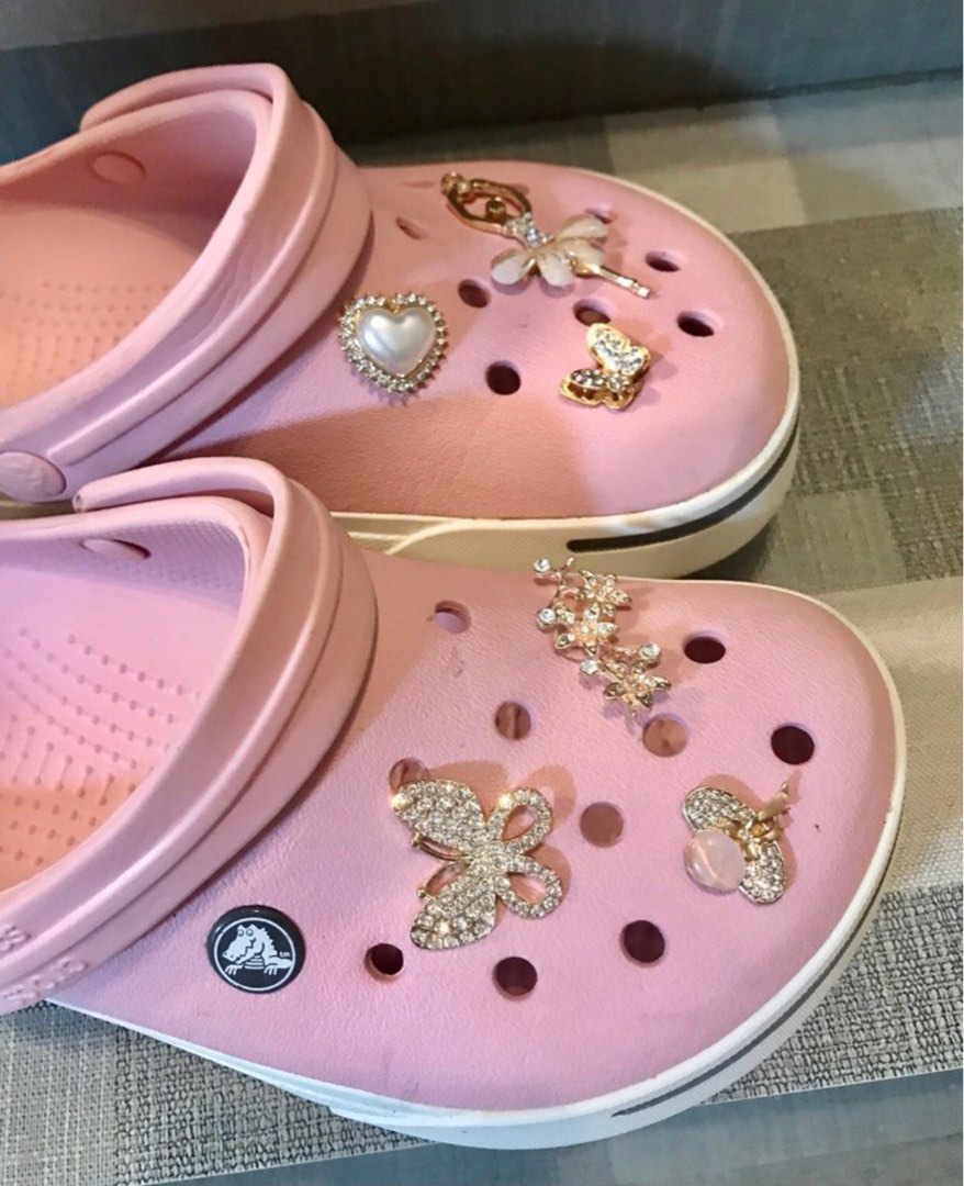 orig crocs, Women's Fashion, Footwear, Loafers on Carousell