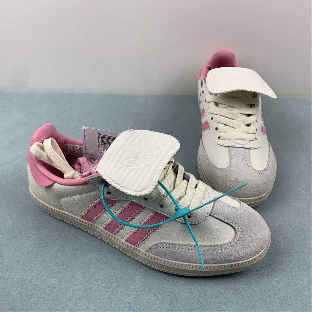 Pharrell x adidas Samba Humanrace Ivory Pink ( ID3127), Fesyen Wanita ...