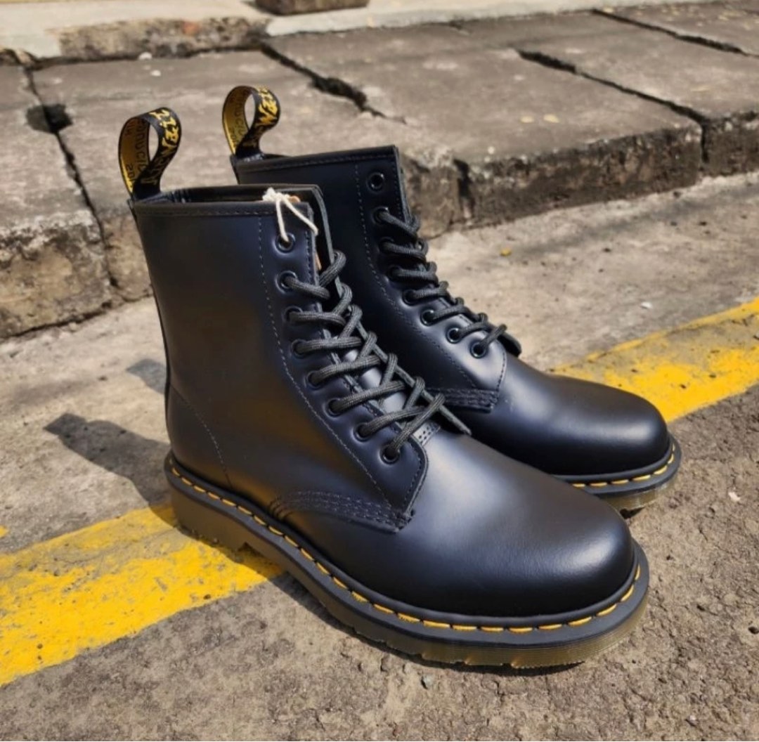 Sepatu Boots Pria Docmar 1460 Black Smooth Classic Leather, Fesyen Pria ...