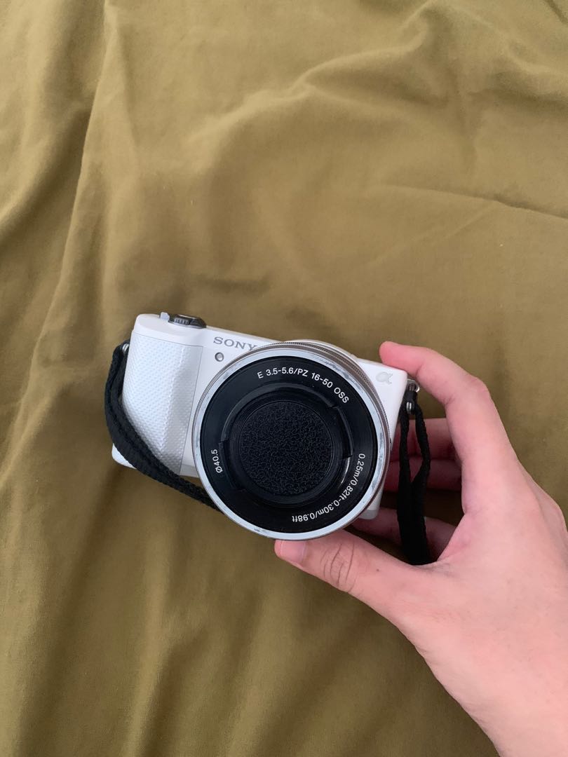 Sony a5000 white, Photography, Cameras on Carousell