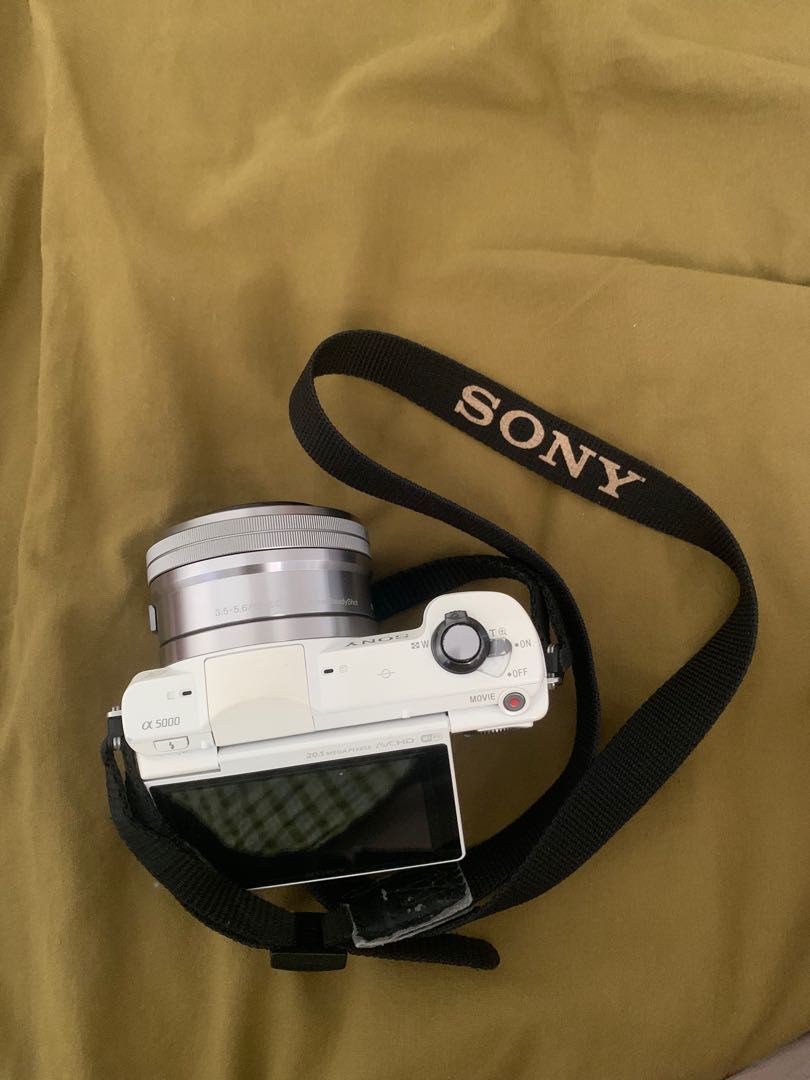 Sony a5000 white, Photography, Cameras on Carousell