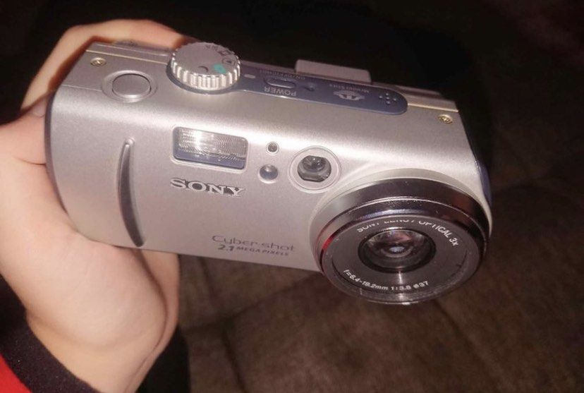 Sony Cybershot DSC P50, Photography, Cameras on Carousell