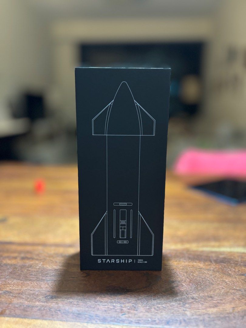 SpaceX Starship Torch, Hobbies & Toys, Toys & Games on Carousell