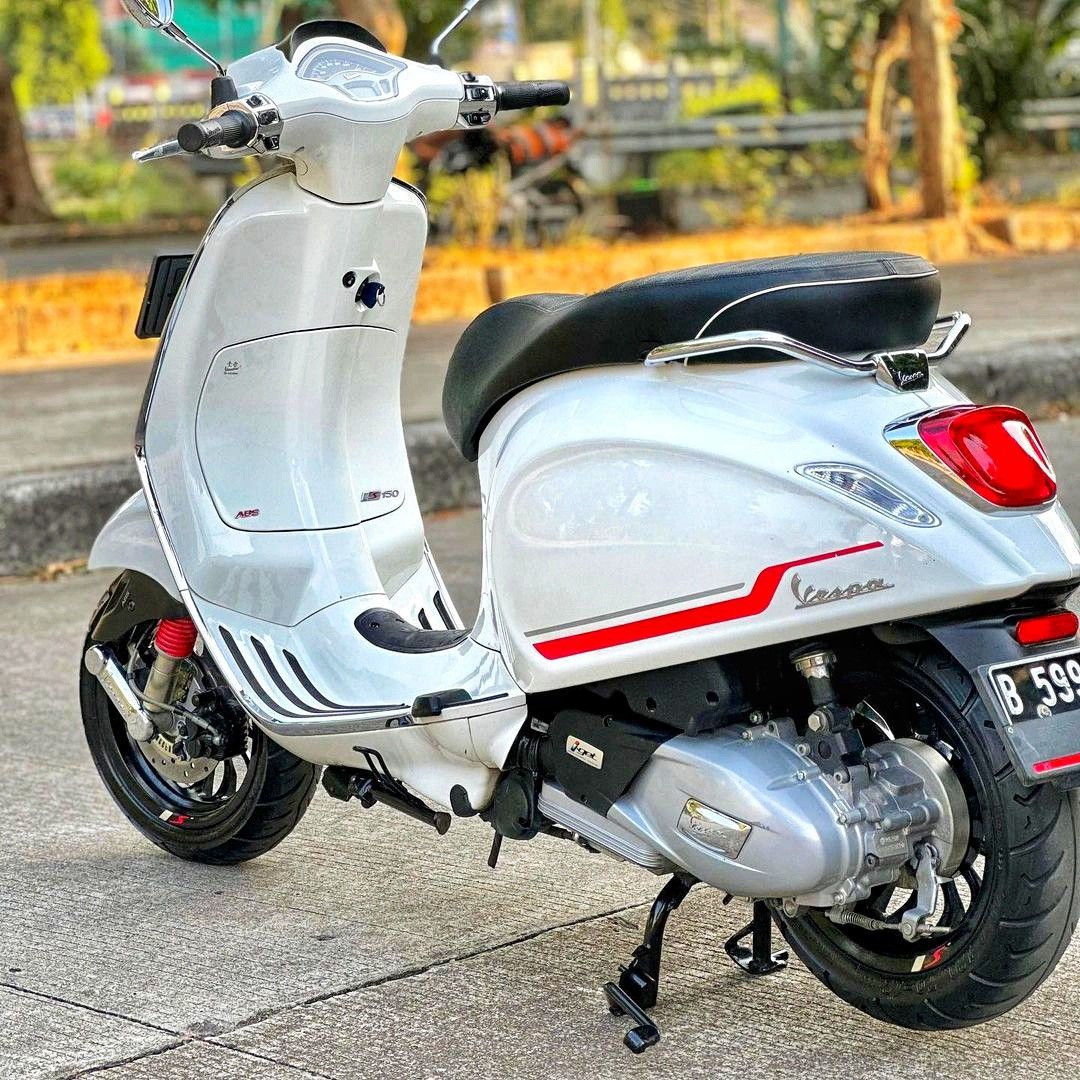 VESPA SPRINT 150 ABS PUTIH MULUS, Motor di Carousell