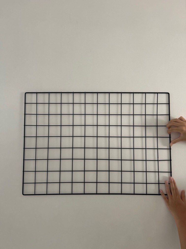 Wire mesh peg board, Bulletin Board, Looking For on Carousell
