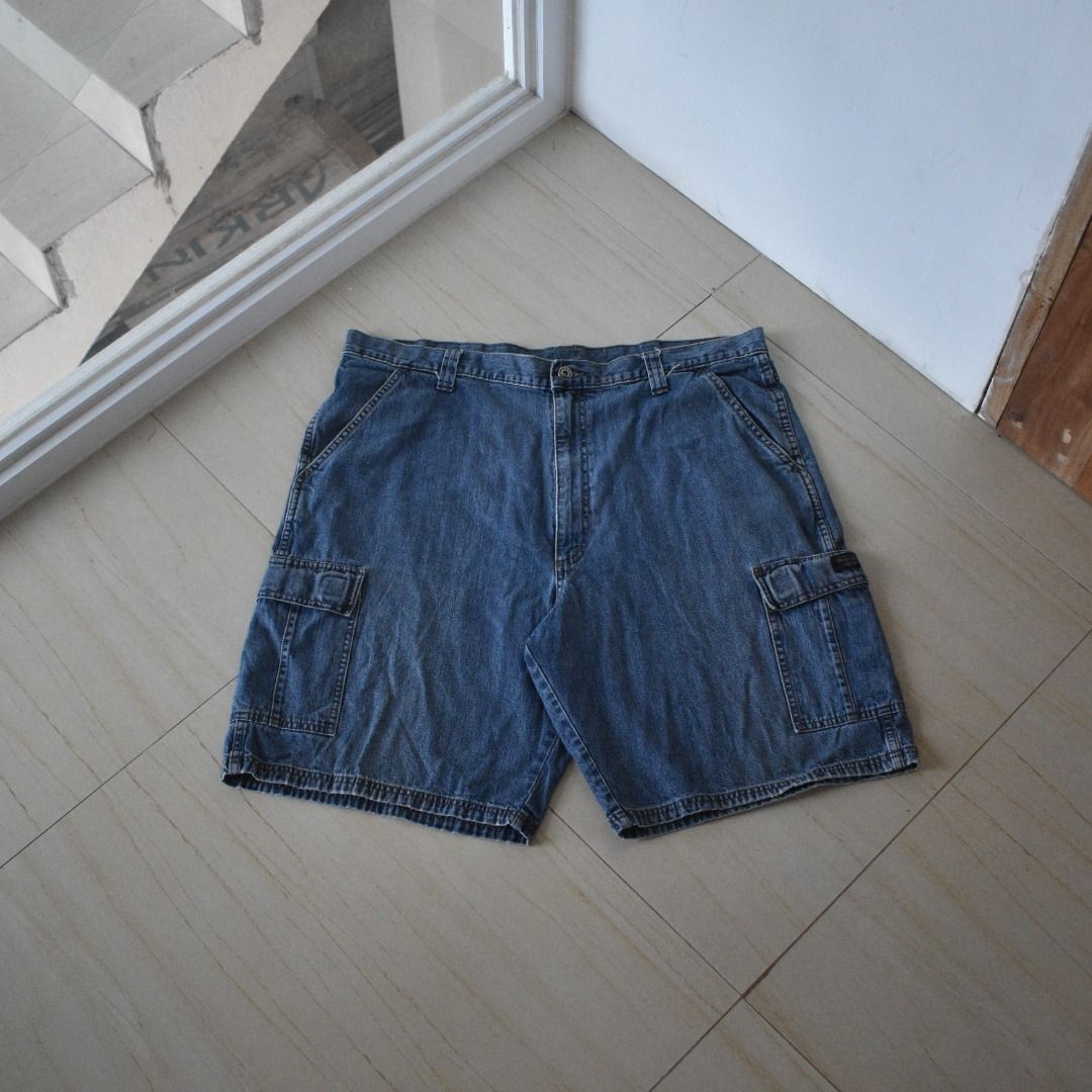 WRANGLER CARGO JORTS, Men's Fashion, Bottoms, Jeans on Carousell