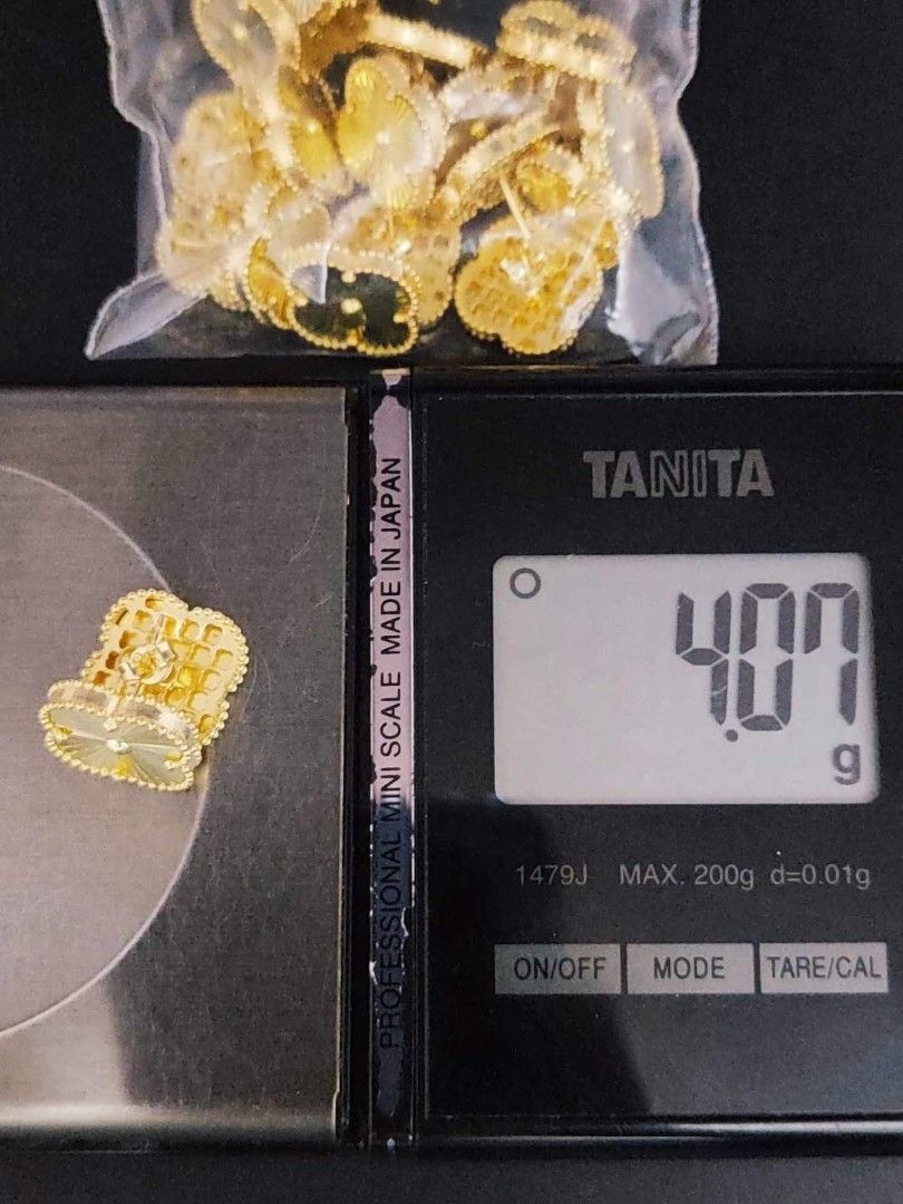 18K Saudi Gold Vca Alhambra earrings, Women's Fashion, Jewelry ...