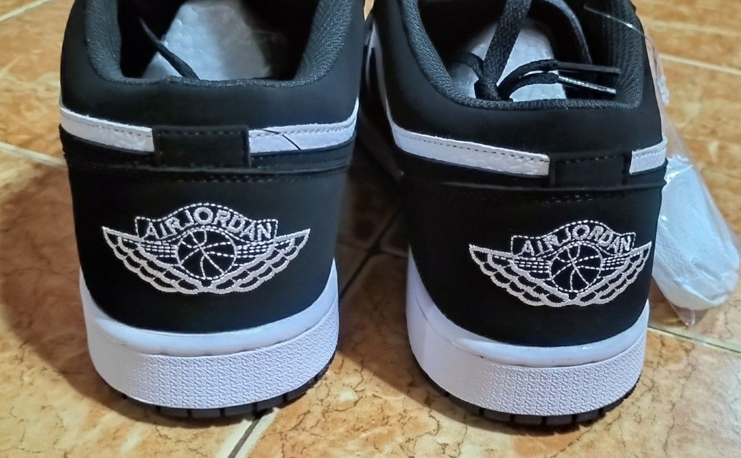 Air Jordan 1 Panda, Men's Fashion, Footwear, Sneakers on Carousell