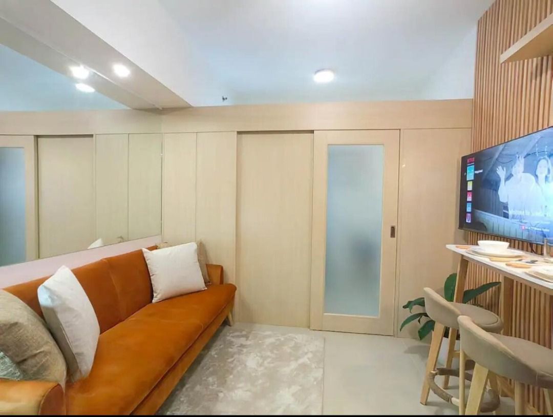 AirBNB Ready Condo 1 Bedroom with Parking in SMDC Light Residences ...