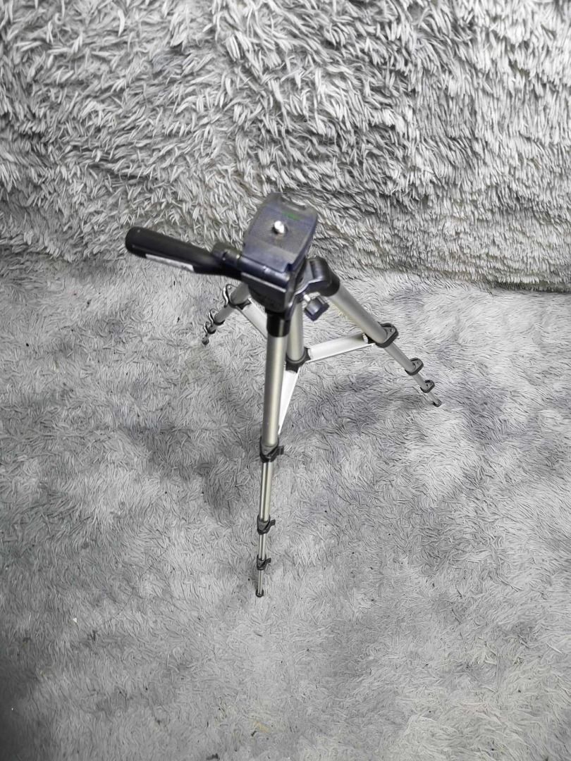 Aluminum Silver Tripod, Photography, Photography Accessories, Tripods ...