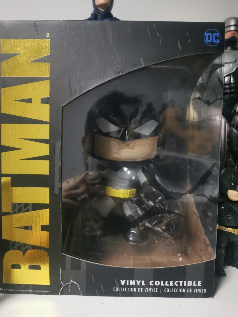 Batman vinyl collectible, Hobbies & Toys, Toys & Games on Carousell