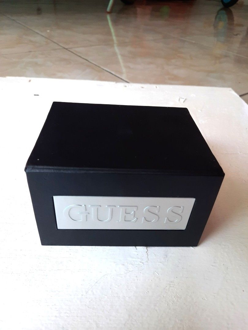 Box Jam Tangan Guess Original, Barang Mewah, Jam Tangan di Carousell