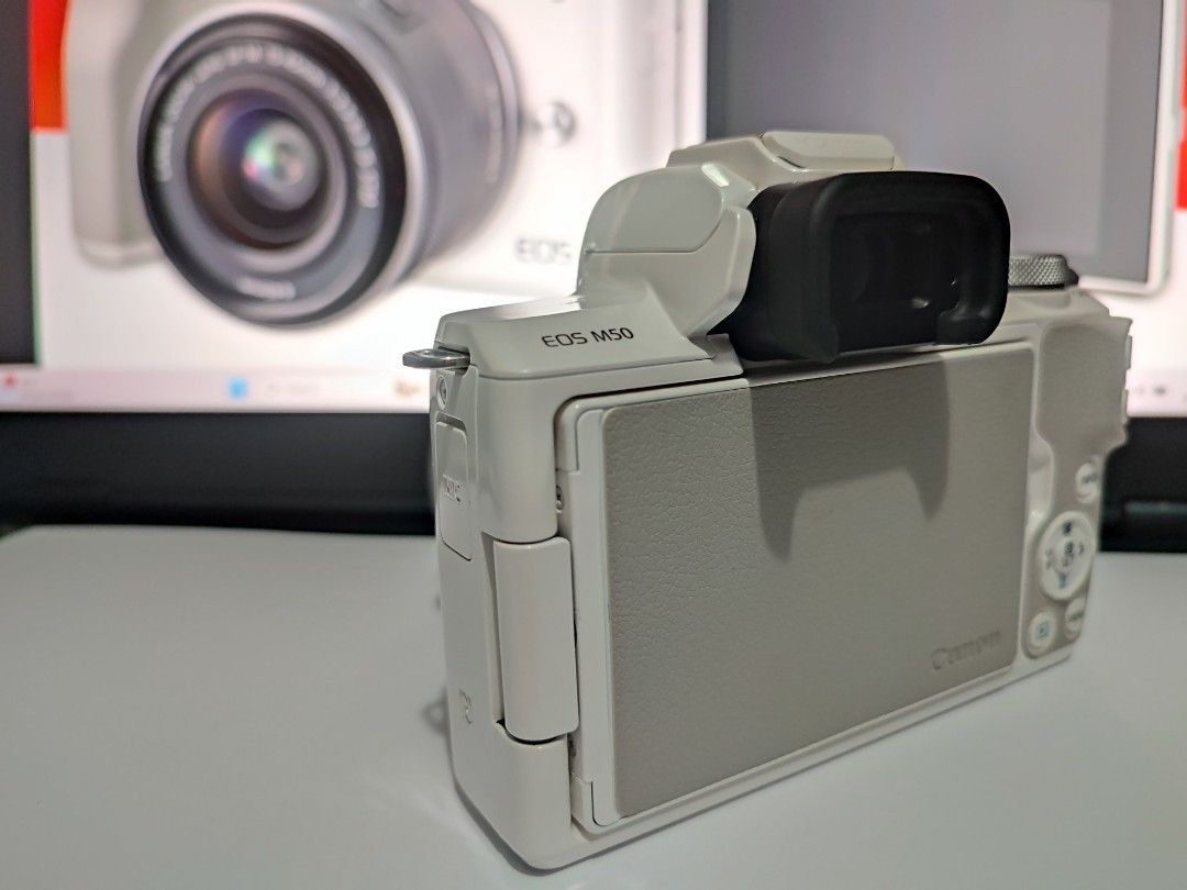 Canon M50 White Vlogging Camera, Photography, Cameras on Carousell