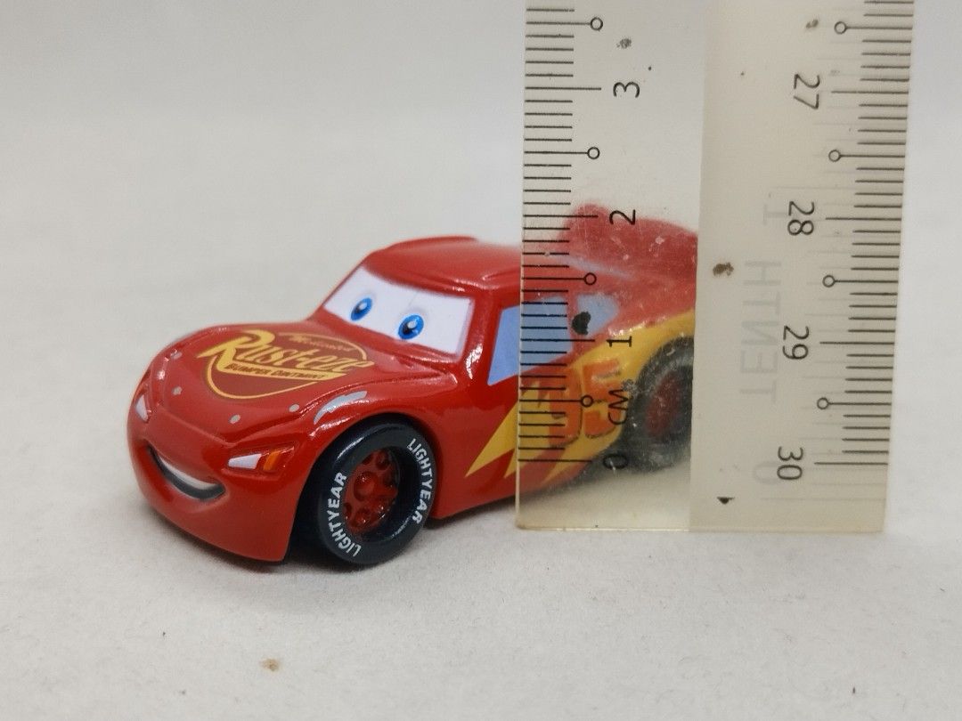 Disney Pixar - Cars - Lightning McQueen Miniatures Car, Hobbies & Toys ...