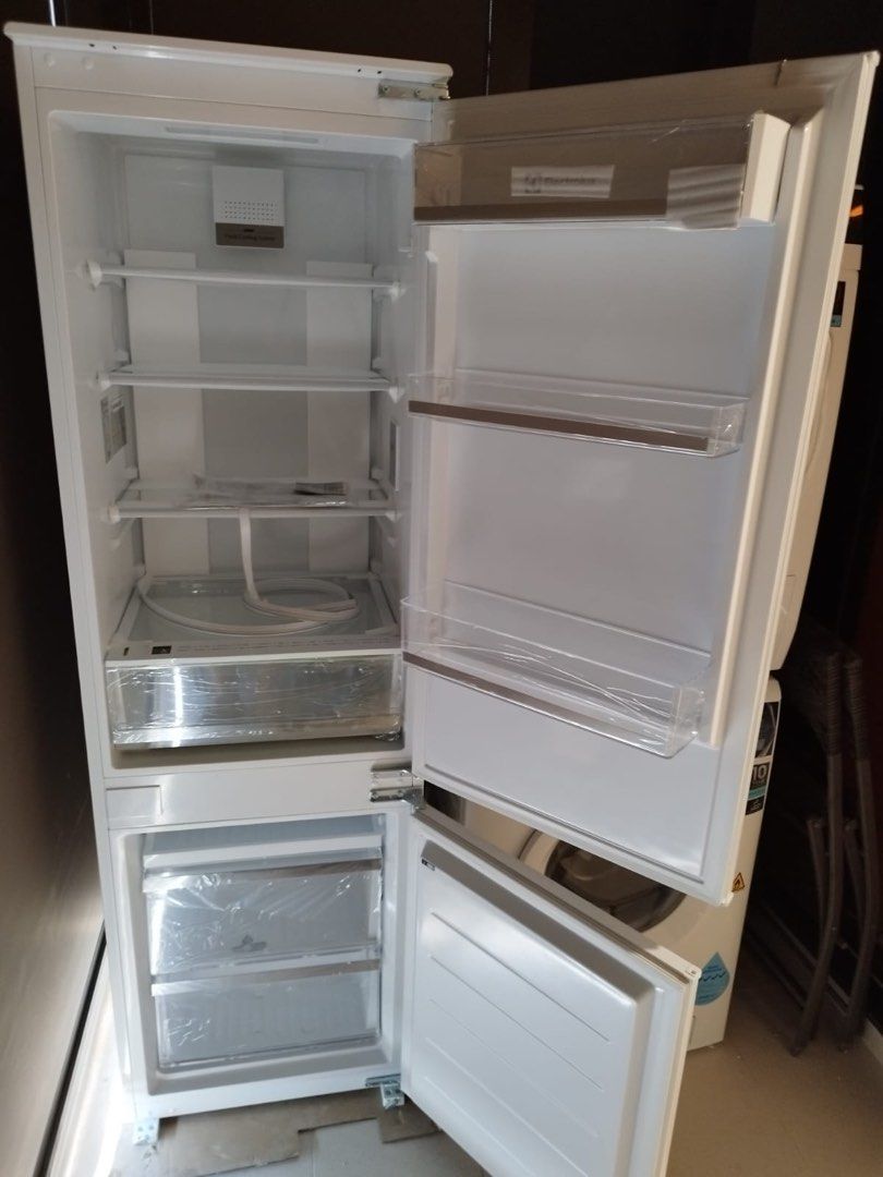 Electrolux integrated fridge EBB2401A-W, TV & Home Appliances, Kitchen Appliances, Refrigerators ...