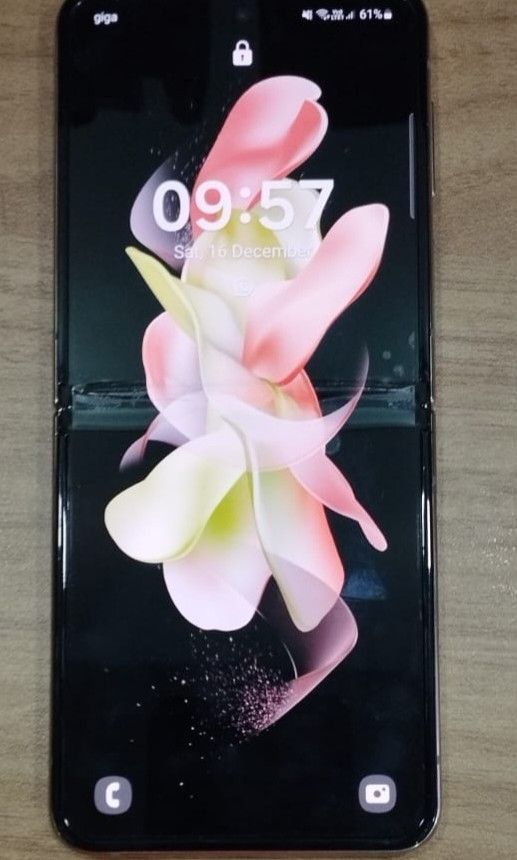 Galaxy Z Flip 4 Pink Gold 128GB, Mobile Phones & Gadgets, Mobile Phones ...