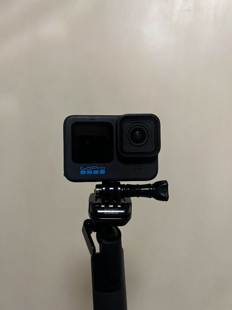 GoPro HERO10 Vlog Bundle, Photography, Cameras on Carousell