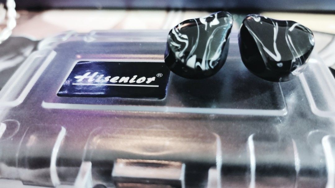 Hisenior Mega5P 1+4 Hybird IEM, Audio, Earphones on Carousell