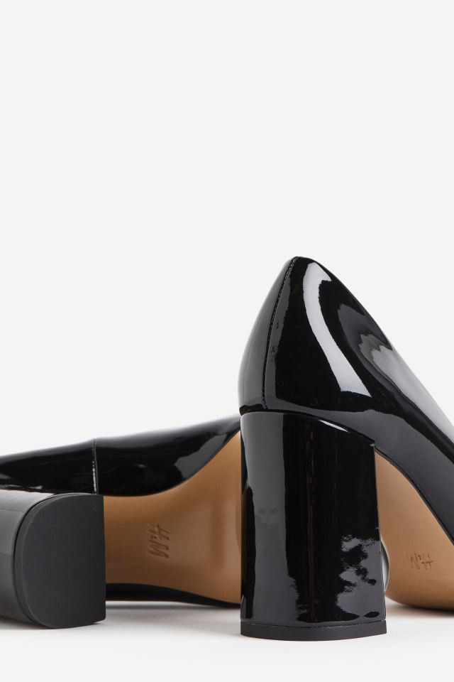 hnm heel court shoe, Women's Fashion, Footwear, Heels on Carousell