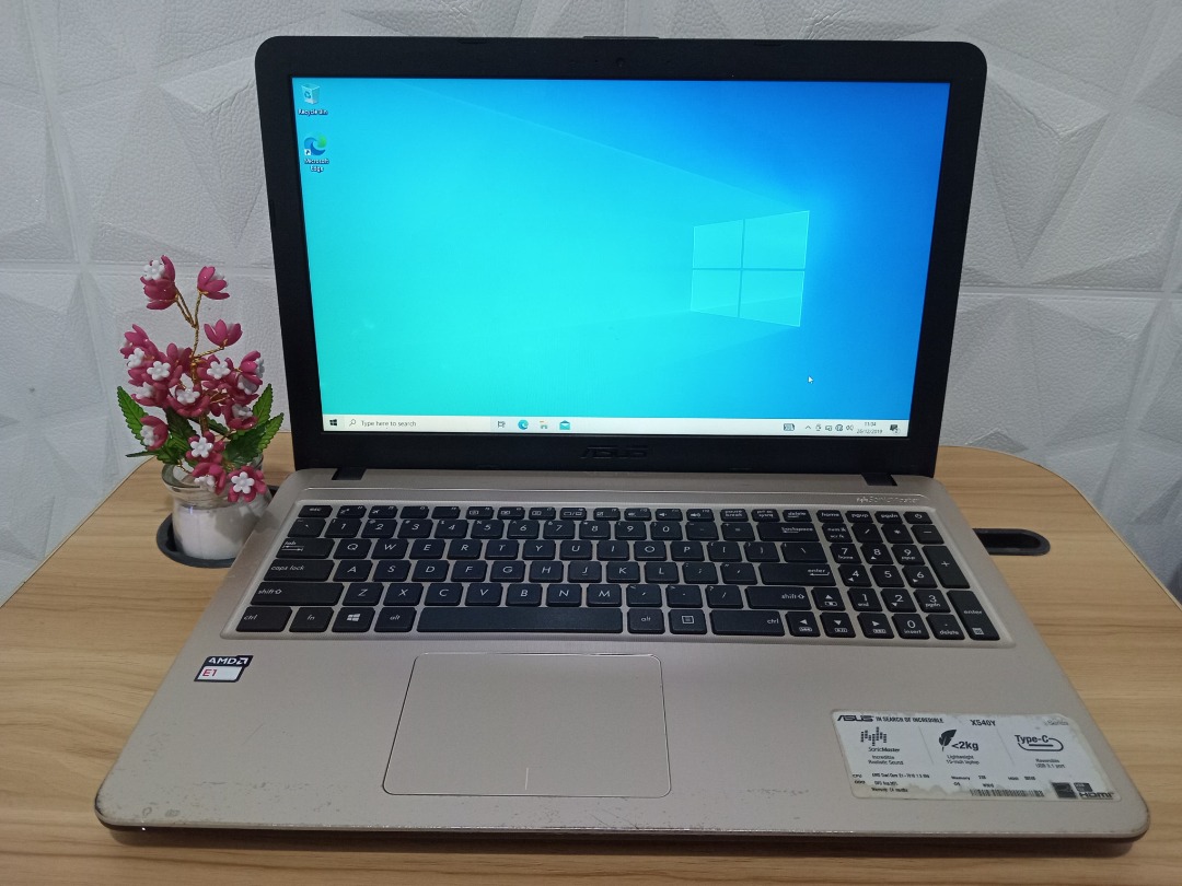 Laptop ASUS X540YA 200gb hdd processor AMD E1-7010 APU WITH AMD RADEON ...