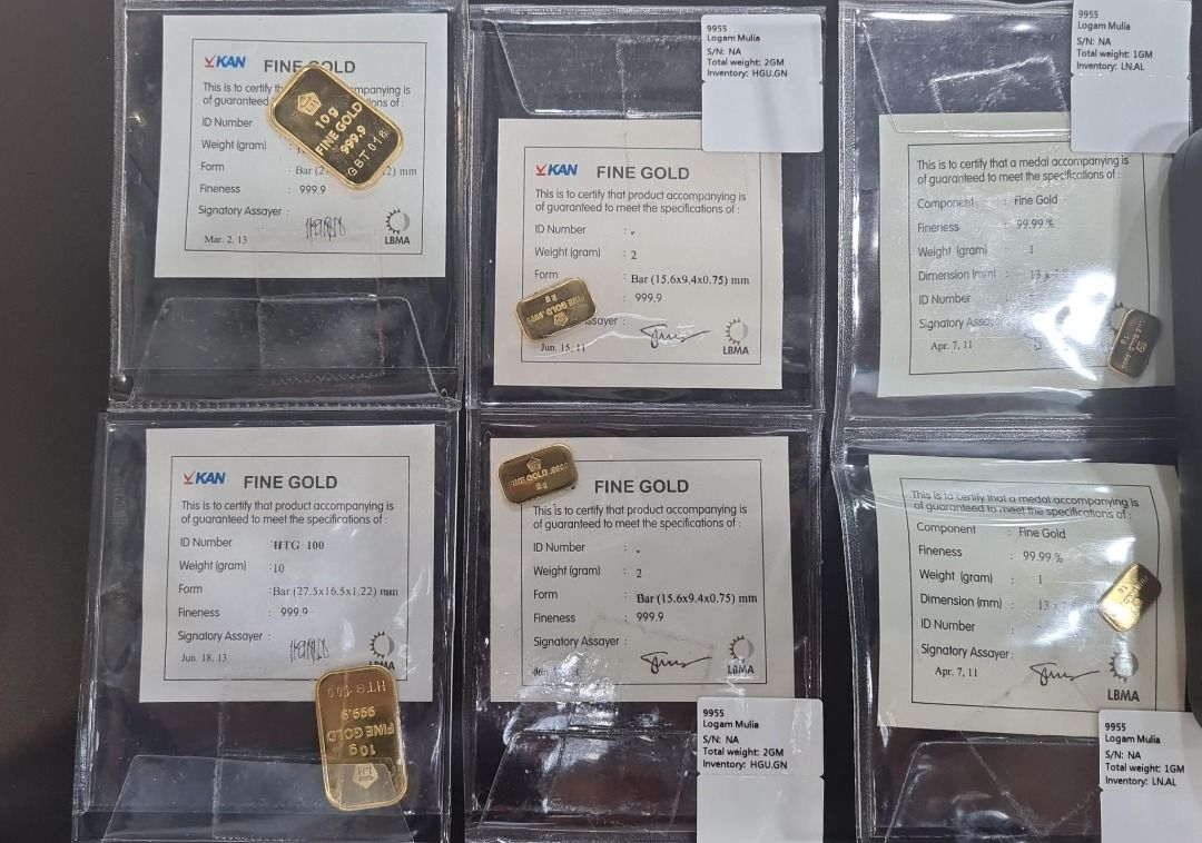 Logam Mulia Gold Bar - Circulated in good condition - 2 x 10g (smaller ...