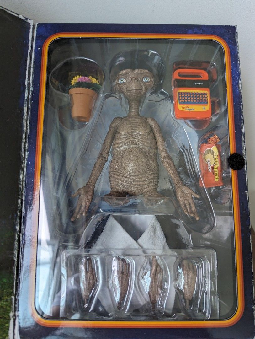 NECA E.T. The Extra Terrestrial 40th Anv: 7" Scale - Ultimate ET ...