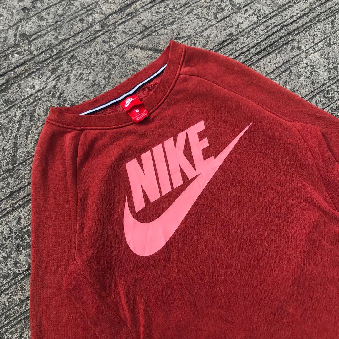 nike red tag, Women's Fashion, Tops, Longsleeves on Carousell