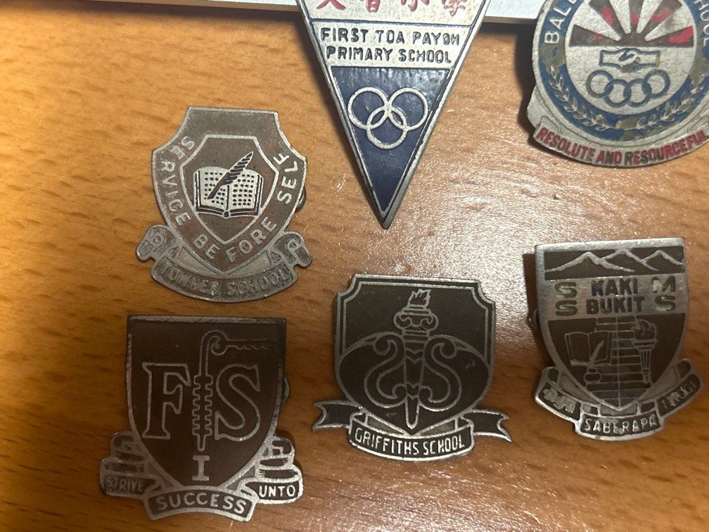 Old Singapore school badge catholic high Balestier high kaki Bukit ...