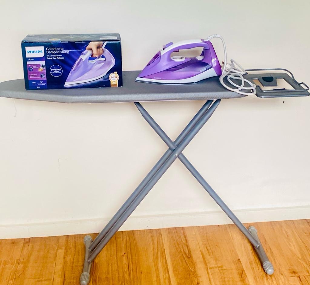 Philips Azur Steam Iron GC4533/30 with Iron stand, TV & Home Appliances ...