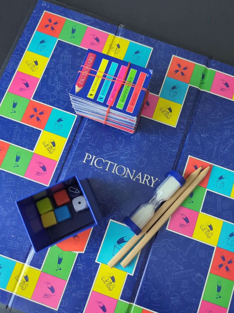 Pictionary (without box!), Hobbies & Toys, Toys & Games on Carousell
