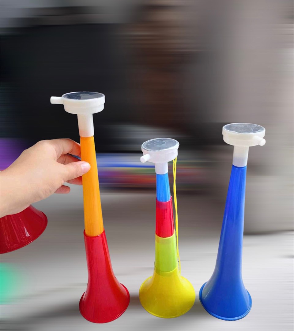 Plastic Trumpets Cheering Horn Music Toy, Hobbies & Toys, Music & Media ...