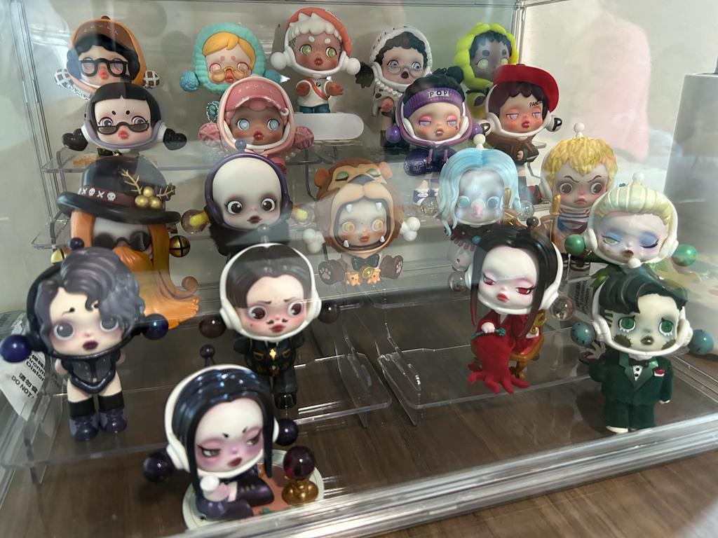 Pop Mart set B c/w acrylic display case, Hobbies & Toys, Toys & Games ...