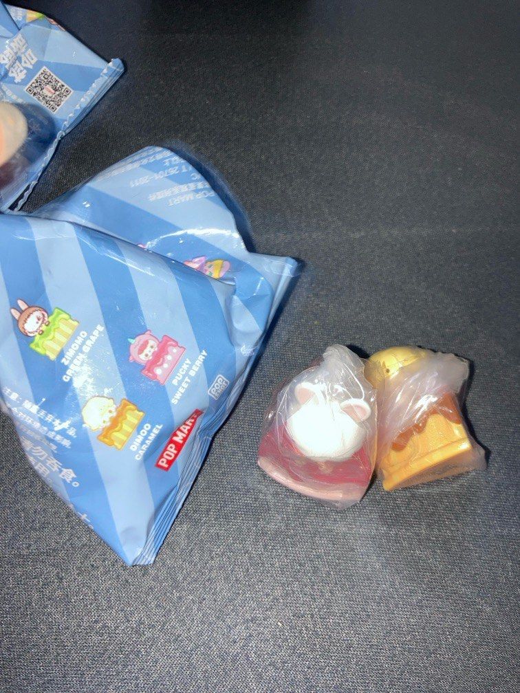 POPMART POP BEAN DIMOO BUNNY MINI ICE POP AND MINI BERRY CAKE, Hobbies ...