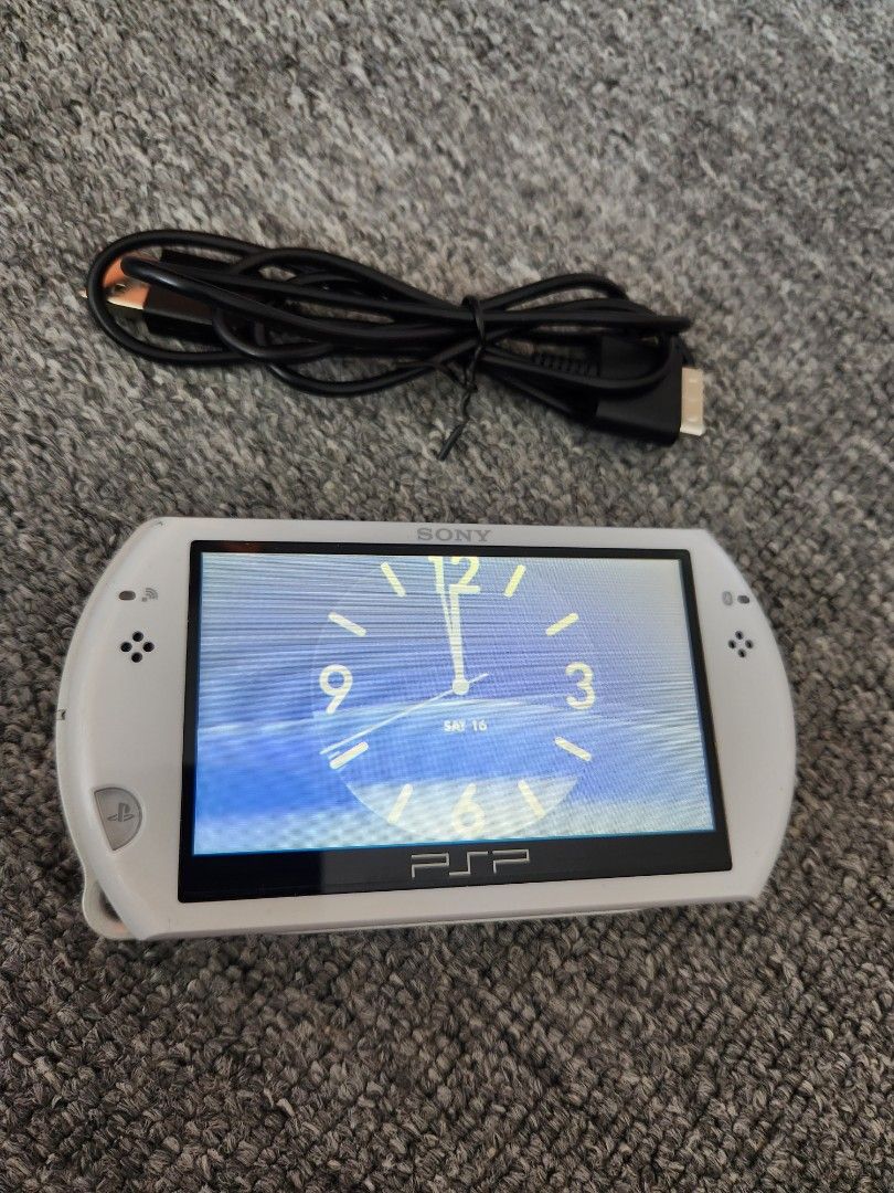 PSP Go white, Video Gaming, Video Game Consoles, PlayStation on Carousell