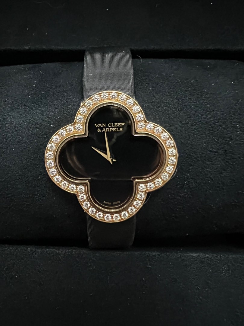 (RTP: $25,300) Van Cleef & Arpels VCA Alhambra Watch Medium model ...