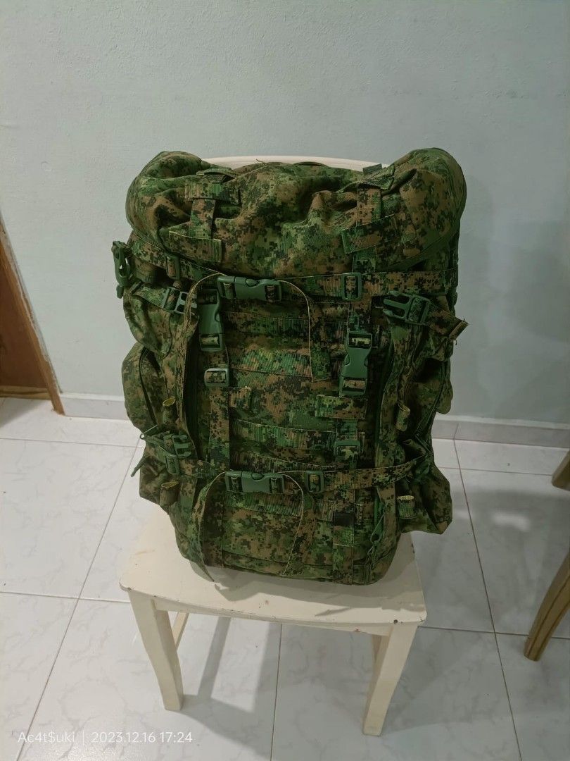 SAF FIELD BAG, Men's Fashion, Bags, Backpacks on Carousell