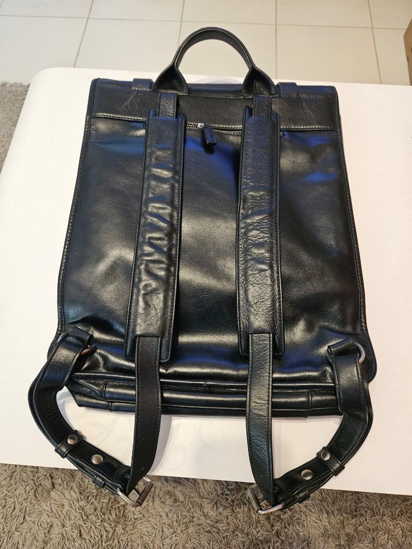 Samsonite leather backpack, Men's Fashion, Bags, Backpacks on Carousell