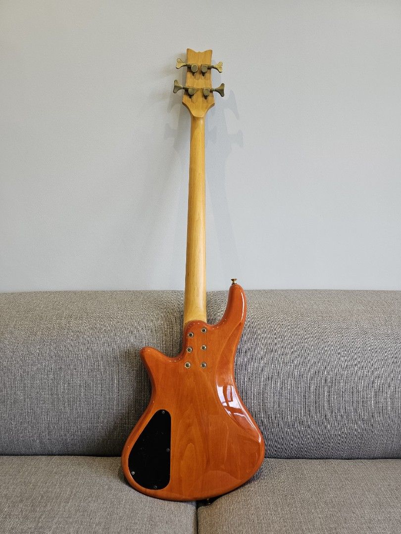 Schecter Extreme 4 Bass guitsr, Hobbies & Toys, Music & Media, Musical ...