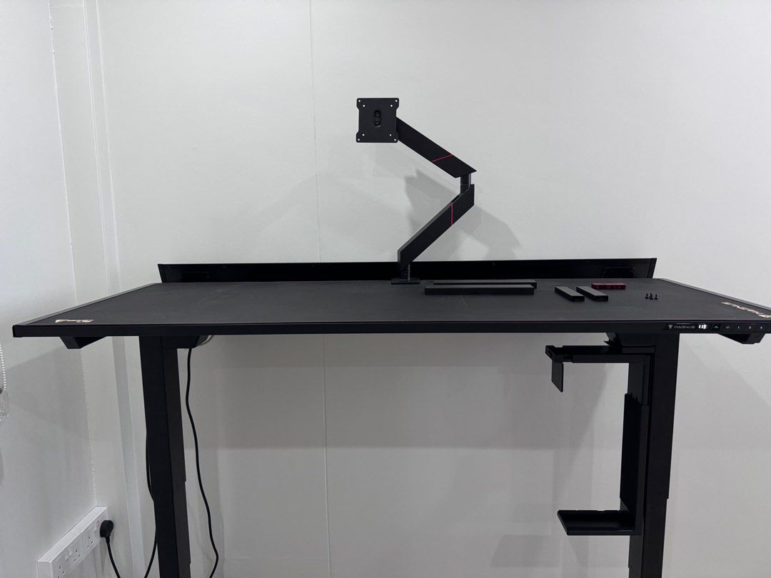 Secretlab Magnus Pro, Furniture & Home Living, Furniture, Tables & Sets ...