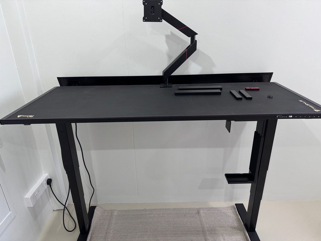 Secretlab Magnus Pro, Furniture & Home Living, Furniture, Tables & Sets ...