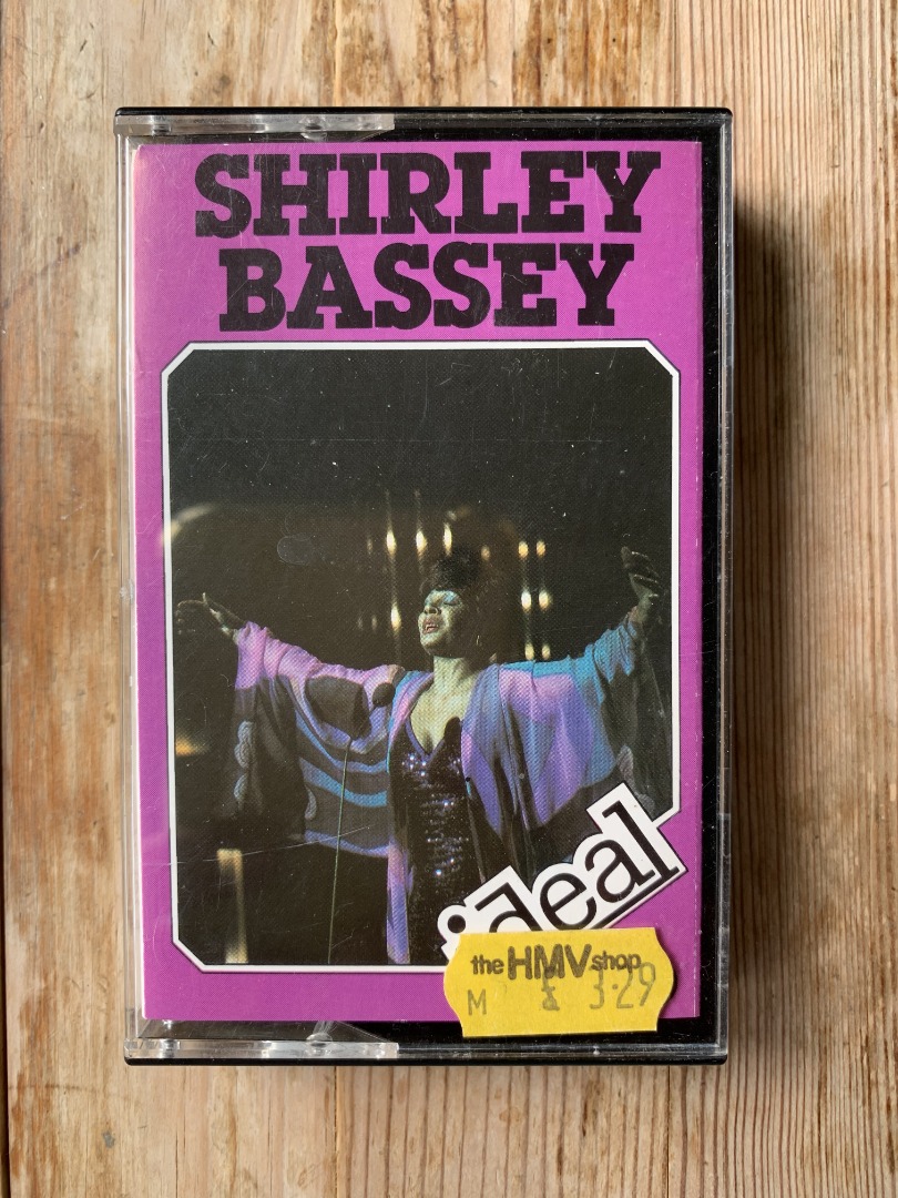SHIRLEY BASSEY 1980 Cassette (Made in UK), 興趣及遊戲, 音樂、樂器 & 配件, 音樂與媒體 ...